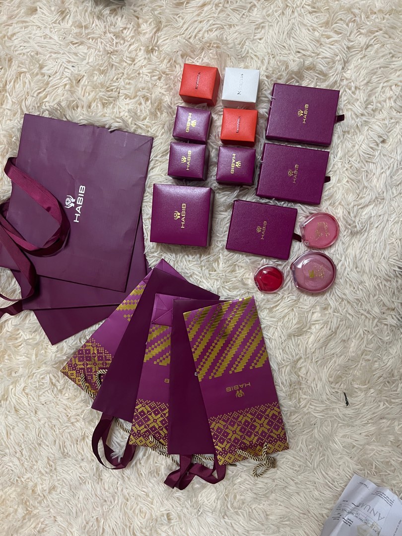 Habib beg and goldbar casing, Women's Fashion, Bags & Wallets, Tote Bags on Carousell