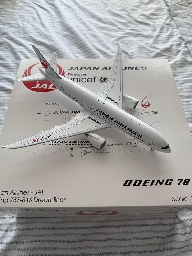 Japan Airlines (JAL) 787-8 1:200 diecast model by JC Wings, Hobbies ...