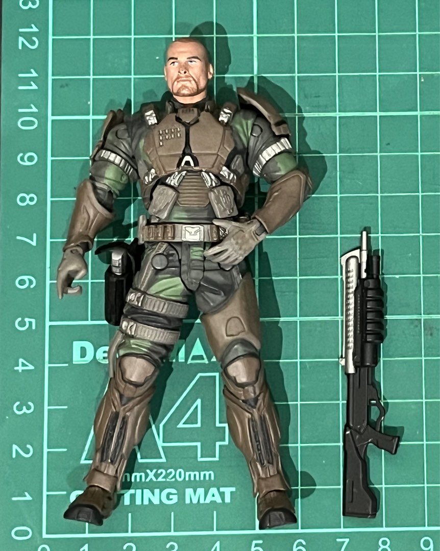 McFarlane Toys Halo Sergeant Forge 1/18 scale, Hobbies & Toys, Toys ...