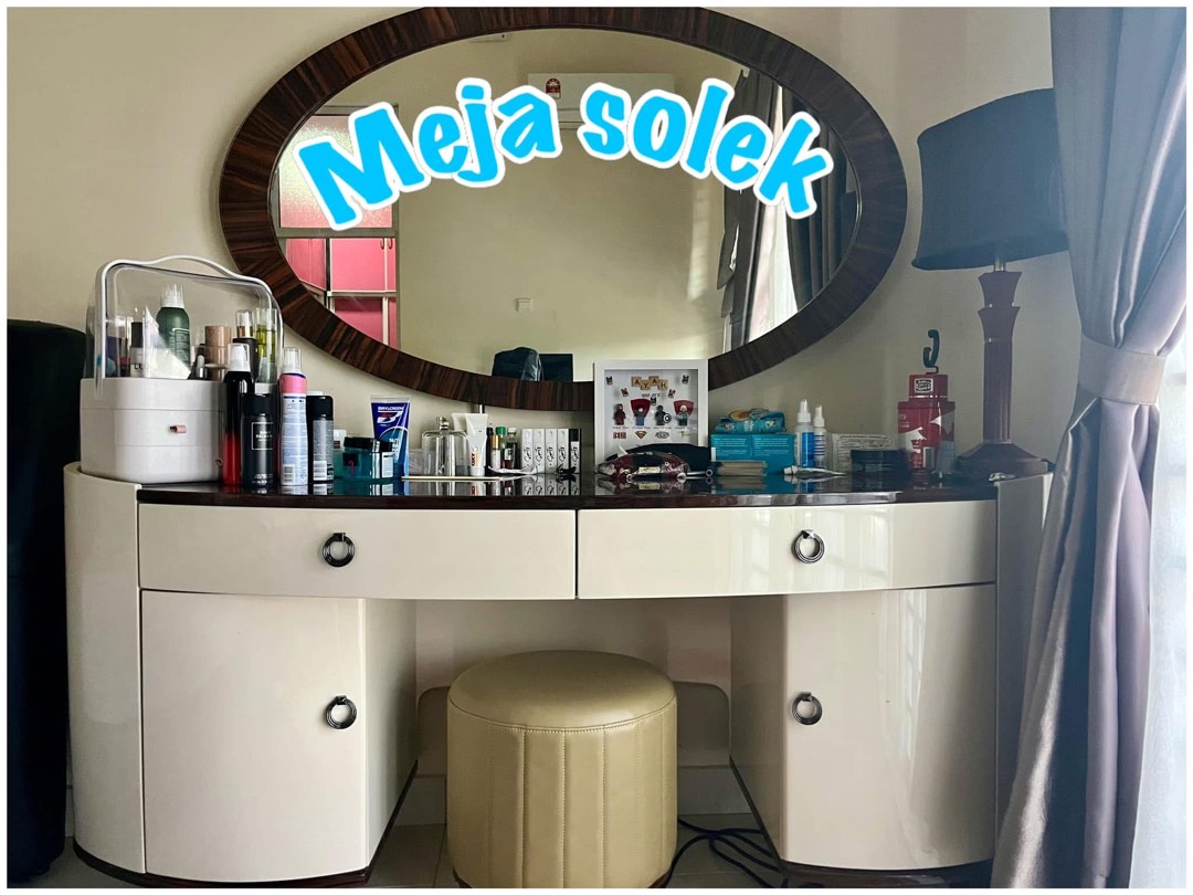 Meja solek, Furniture & Home Living, Furniture, Other Home Furniture on Carousell