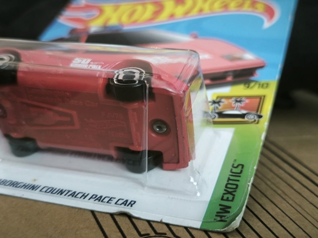 New Lamborghini Countach Pace Car 50 Grand Prix HW Exotics Hot Wheels ...