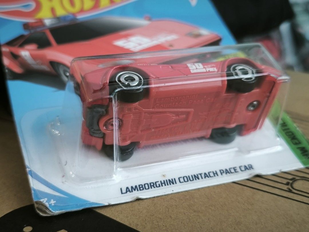 New Lamborghini Countach Pace Car 50 Grand Prix HW Exotics Hot Wheels ...