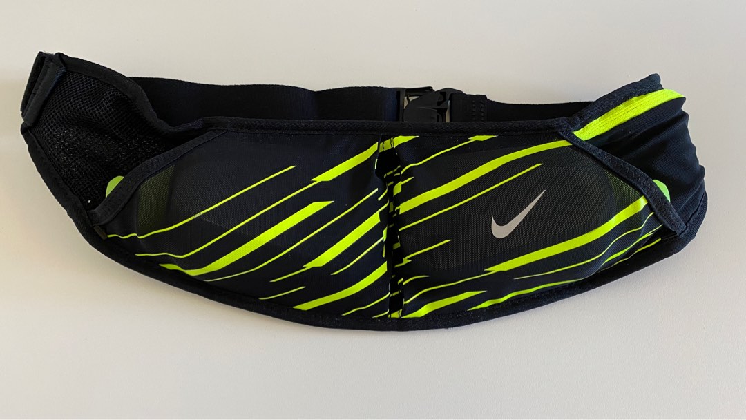 Nike hydration running belt, Men's Fashion, Activewear on Carousell