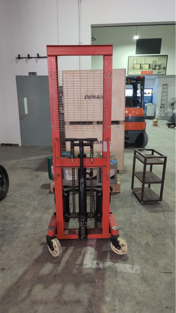 Portable Pallet Jet (Good Conditions), Everything Else on Carousell