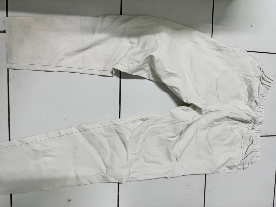 Seluar panjang putih, Women's Fashion, Bottoms, Other Bottoms on Carousell