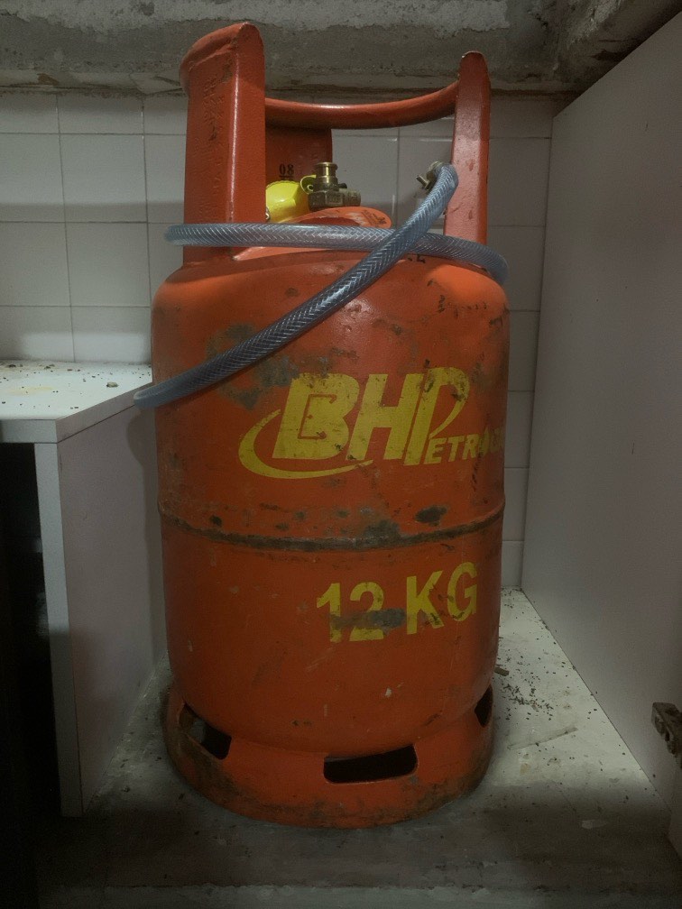 Tong Gas 12KG BHP (Ada isi), Furniture & Home Living, Kitchenware ...