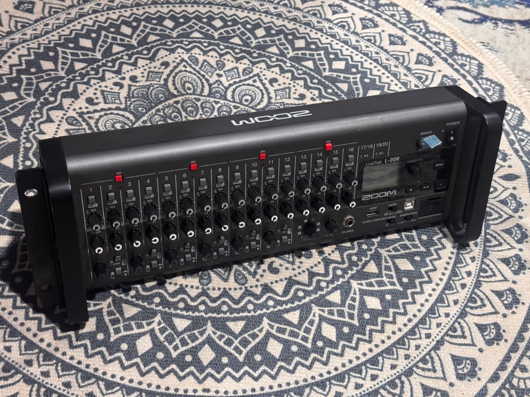 (Used) Zoom Livetrak L20R Digital Mixer (Rackmount), Audio, Other Audio ...