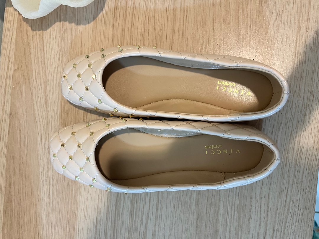 Vincci, Women's Fashion, Footwear, Loafers on Carousell