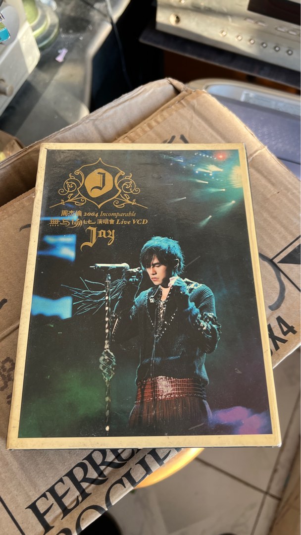 周杰倫 2004 incomparable 無與倫比演唱會 Live VCD, 興趣及遊戲, 音樂、樂器 & 配件, 音樂與媒體 - CD 及 DVD - Carousell