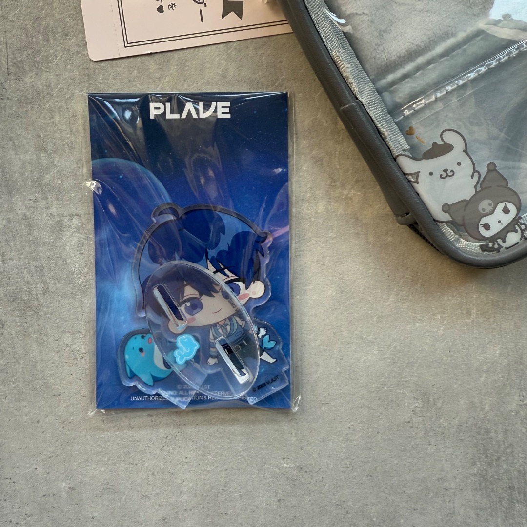 【全新未拆】官方 PLAVE x ANIPLUS Yejun 藝俊 立牌 stand, 興趣及遊戲, 收藏品及紀念品, 韓流 - Carousell
