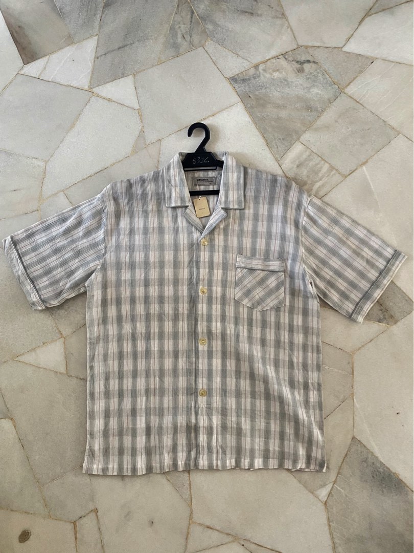 Boxy cutting shirt, Men's Fashion, Tops & Sets, Formal Shirts on Carousell