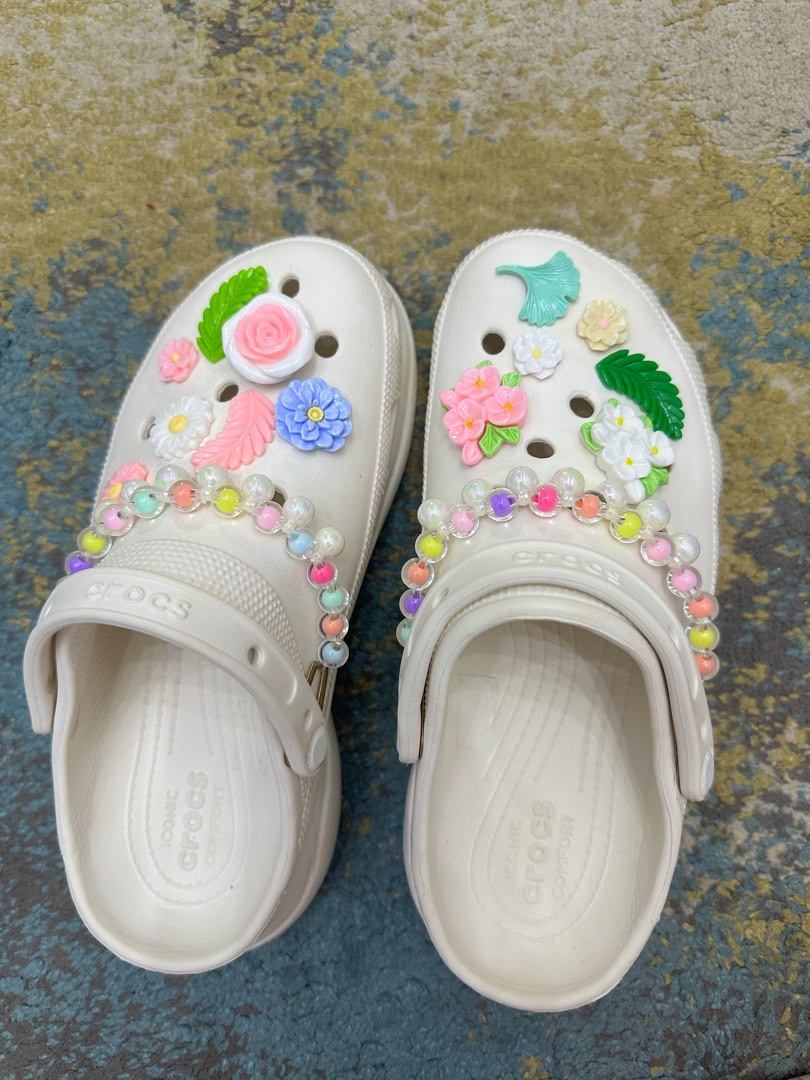 CROC ORIGINAL, Women's Fashion, Footwear, Flipflops and Slides on Carousell