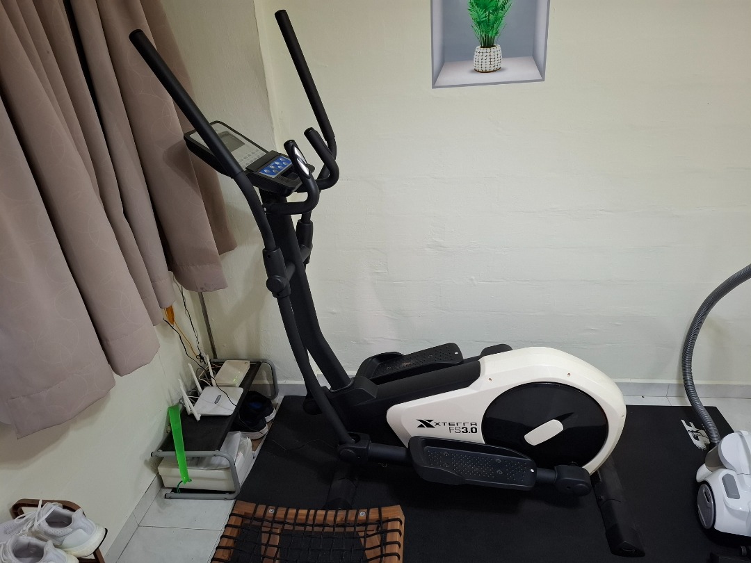 Elliptical Machine (self pickup), Sports Equipment, Exercise & Fitness ...