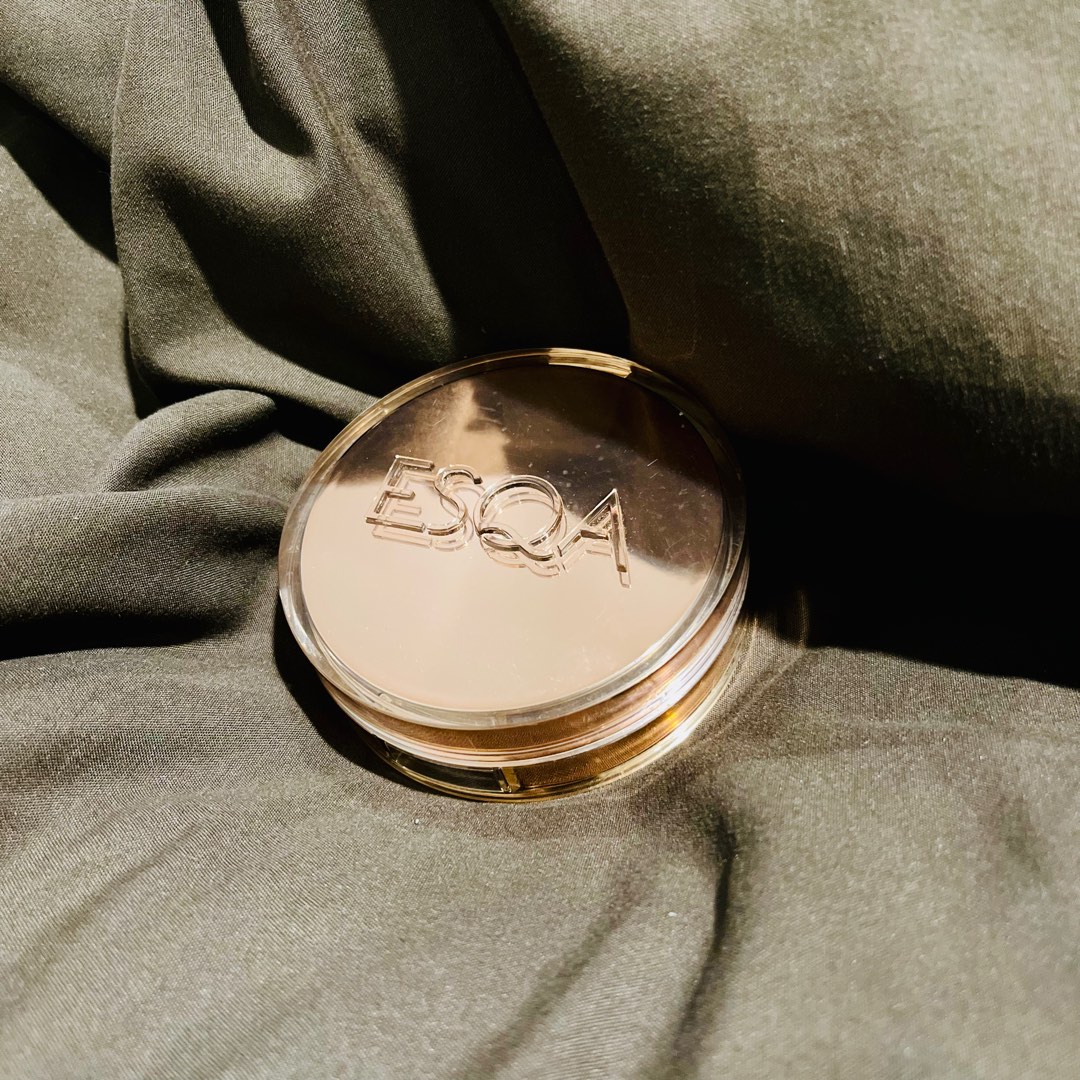 ESQA Cushion shade Custard free concelear, Kesehatan & Kecantikan, Rias ...