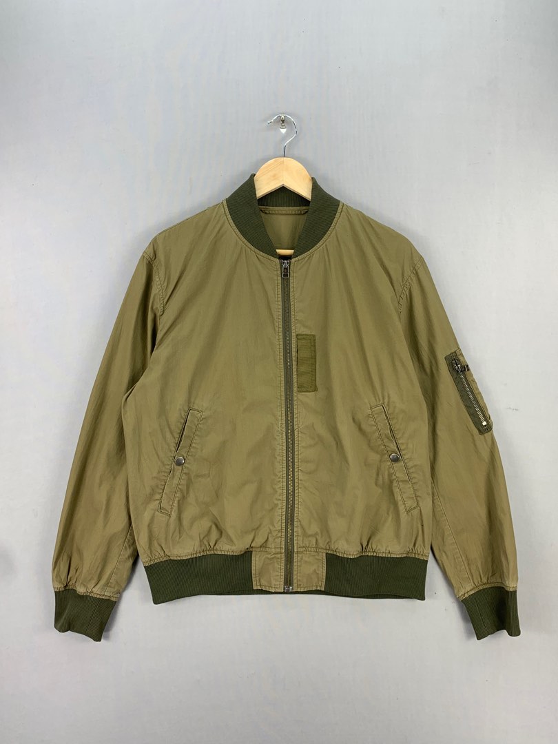 GU Bomber Jacket, Men's Fashion, Coats, Jackets and Outerwear on Carousell
