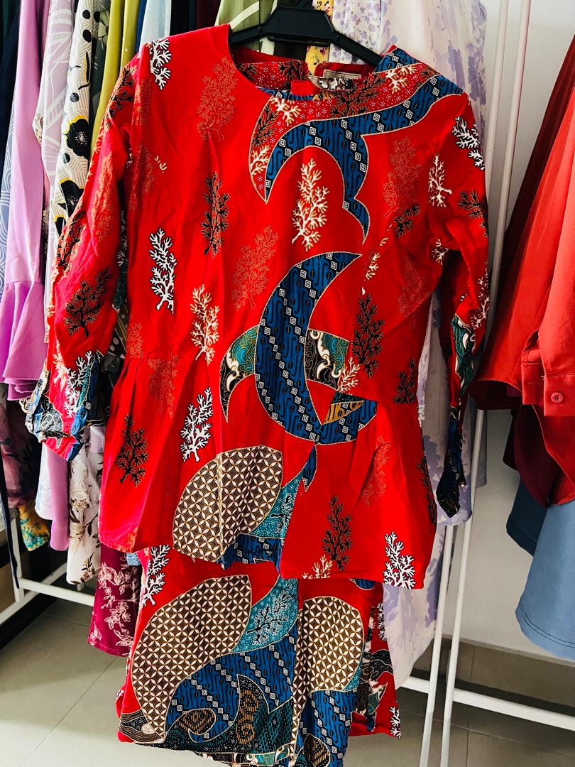 Jakel Batik, Women's Fashion, Muslimah Fashion, Baju Kurung & sets on ...