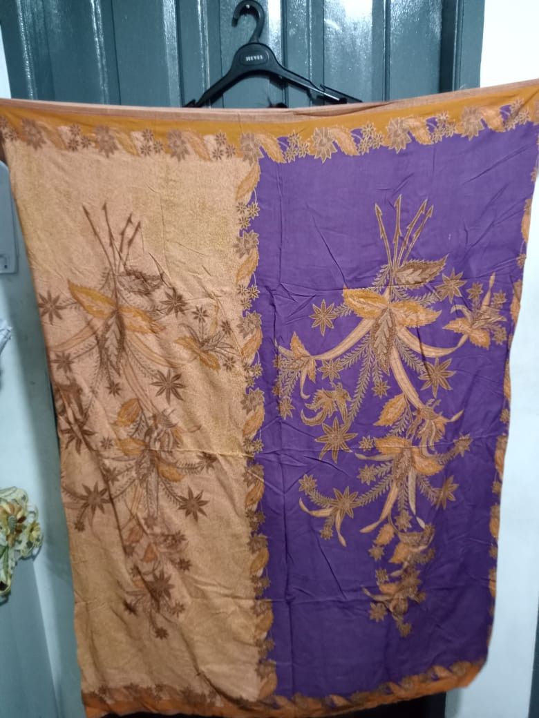 Kain sarung jadul motif batik bunga 90x120, Barang Yang Dicari di Carousell