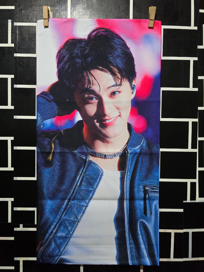 NCT Mark Cheering Kit Shy Version Banner, Hobbies & Toys, Memorabilia ...