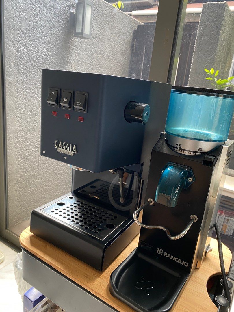 Professional Coffee Machine + Grinder + Transformer - Gaggia Classic ...