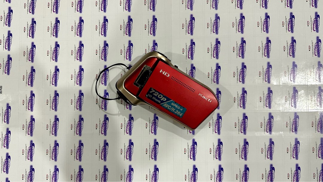 Sanyo xati HD700 CCD DIGITAL CAMERA/CAMCORDER / Flip screen ...