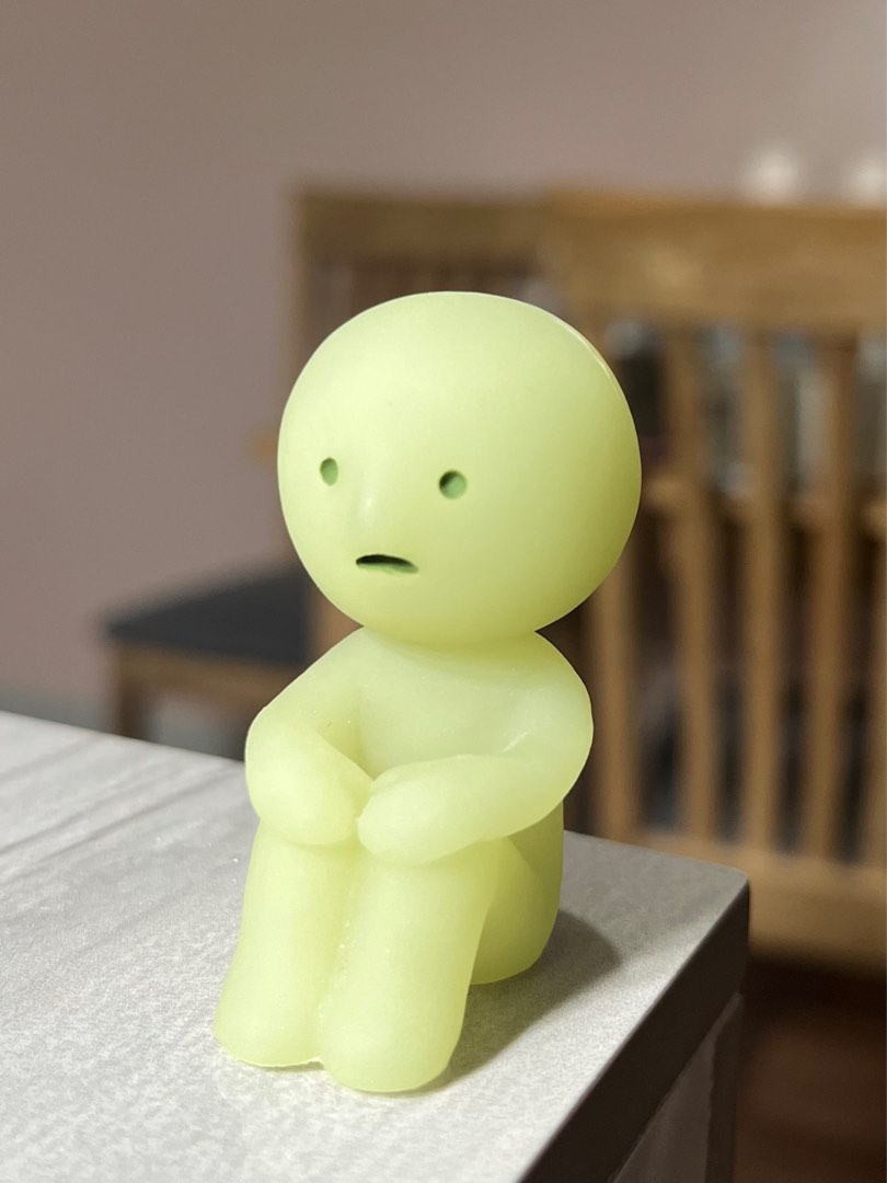 SMISKI Hugging Knees (scroll down for details), Hobbies & Toys, Toys ...