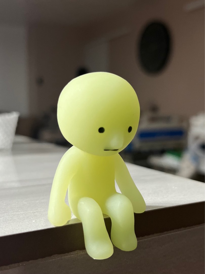 SMISKI Sitting Down, Hobbies & Toys, Toys & Games on Carousell