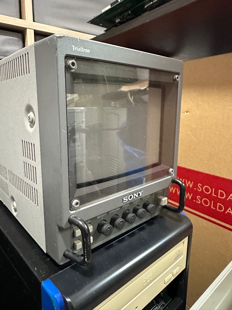 Sony PVM-6041QM, TV & Home Appliances, TV & Entertainment, TV on Carousell