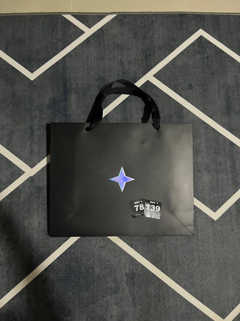 svg paper beg, Men's Fashion, Watches & Accessories, Accessory holder ...