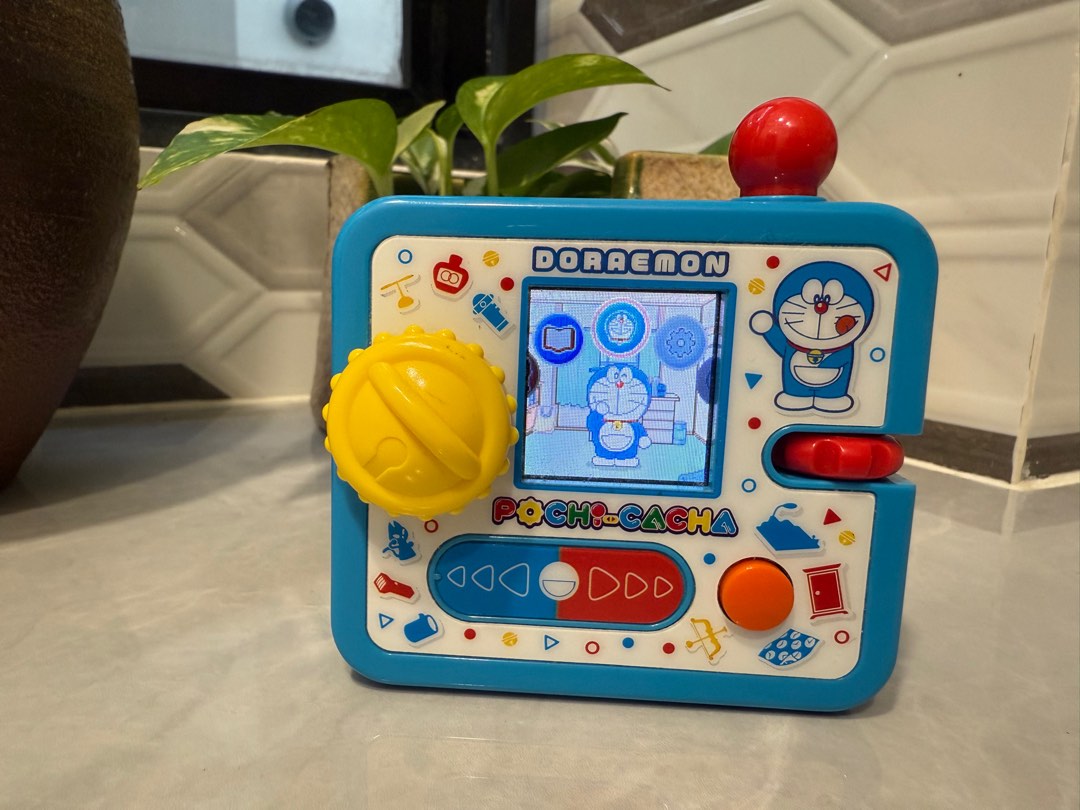 Takara Tomy POCHI-CACHA Doraemon, Hobbies & Toys, Toys & Games on Carousell