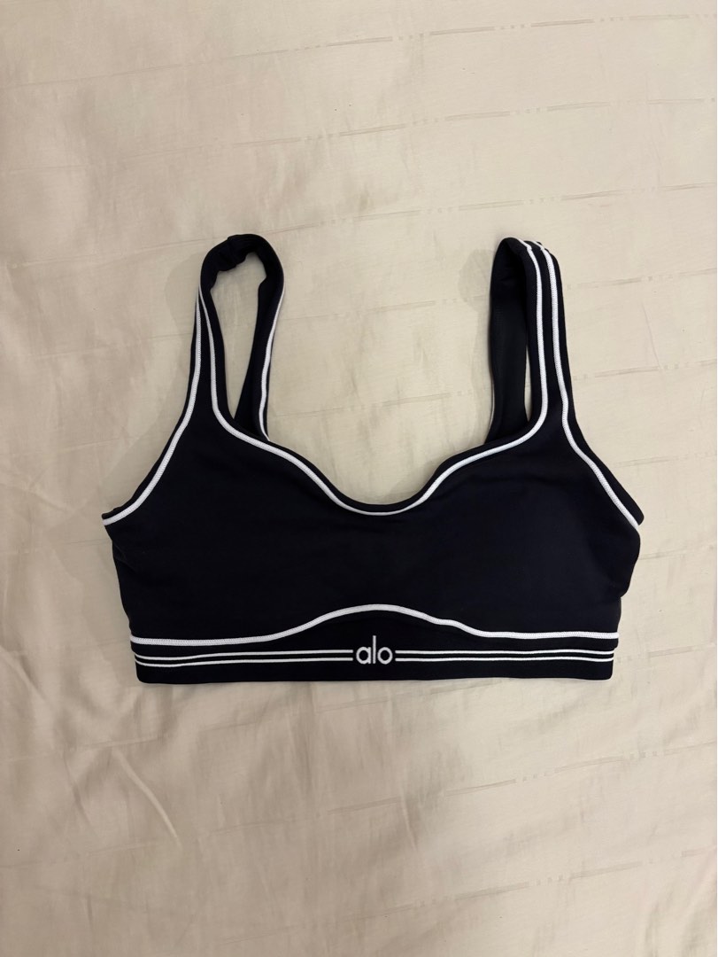 Alo Yoga Airbrush Heart Throb Bra, Women's Fashion, Activewear on Carousell