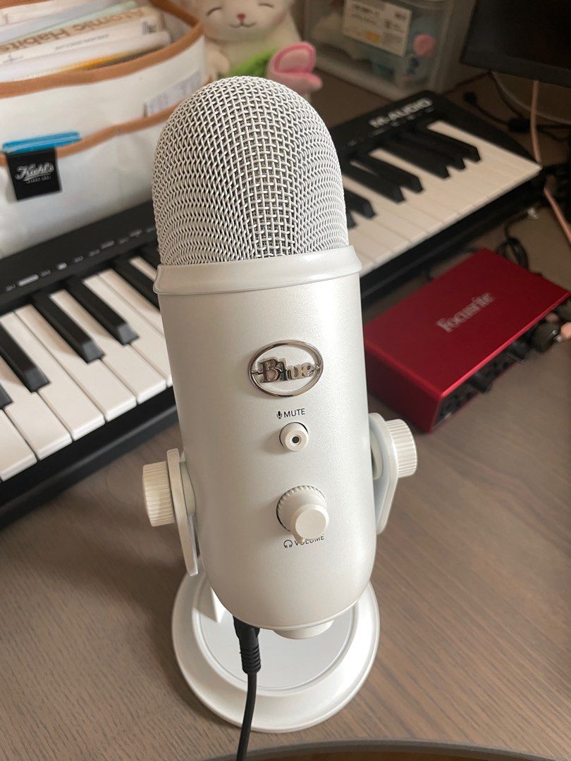 Blue Yeti Microphone (White), Audio, Microphones on Carousell