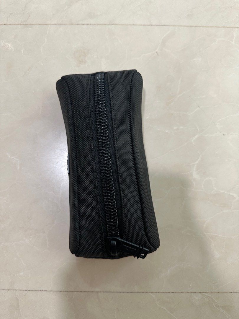 Bn authentic Tumi Small Modular /electronic cord Pouch, Hobbies & Toys ...