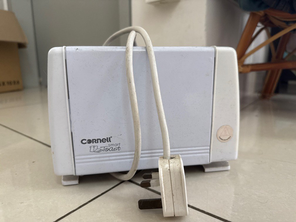 Cornell smart toast, Furniture & Home Living, Kitchenware & Tableware ...