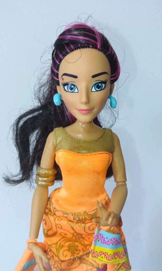 Disney Descendants Jordan COMPLETE, Hobbies & Toys, Toys & Games on ...