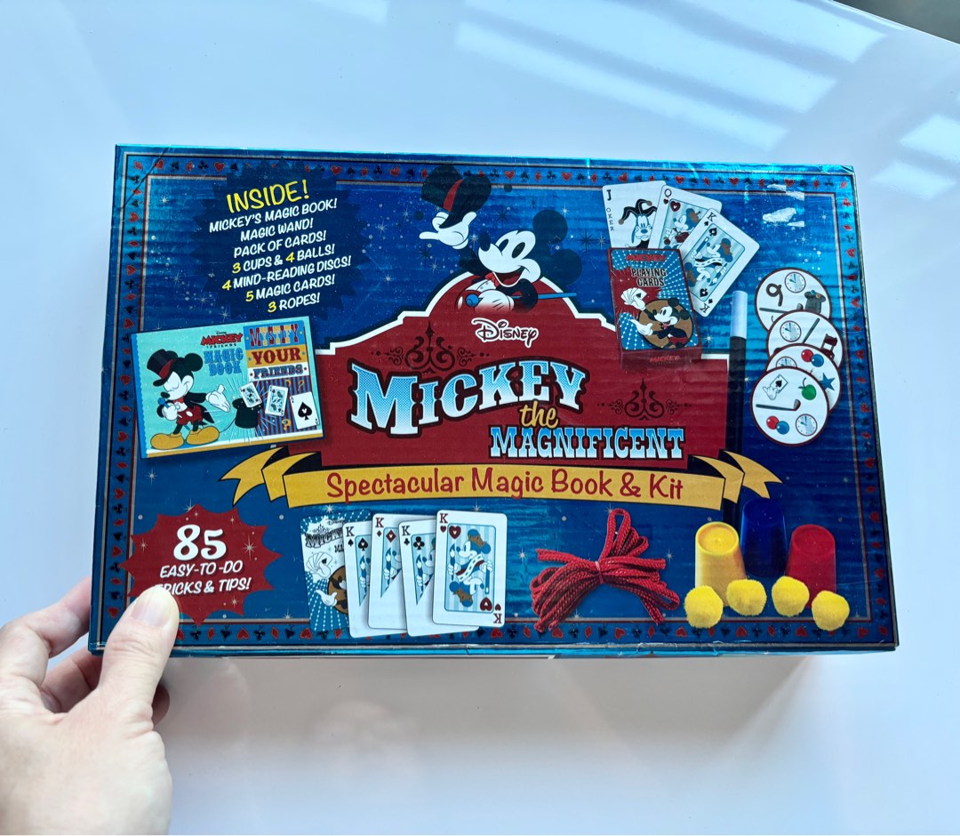 Disney Mickey The Magnificent Magic Book & Kit - 85 Easy to do magic ...