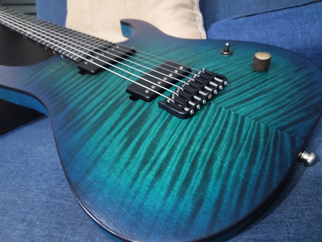 GOC VALKYRIE 7 GUITAR, Hobbies & Toys, Music & Media, Musical ...