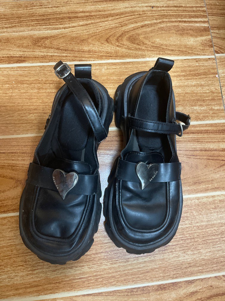Heart Loafers, Women's Fashion, Footwear, Loafers on Carousell