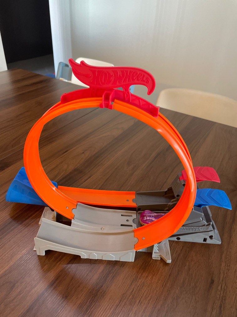 Hot Wheels Action Loop Star and Electric Tower, Hobbies & Toys, Toys ...