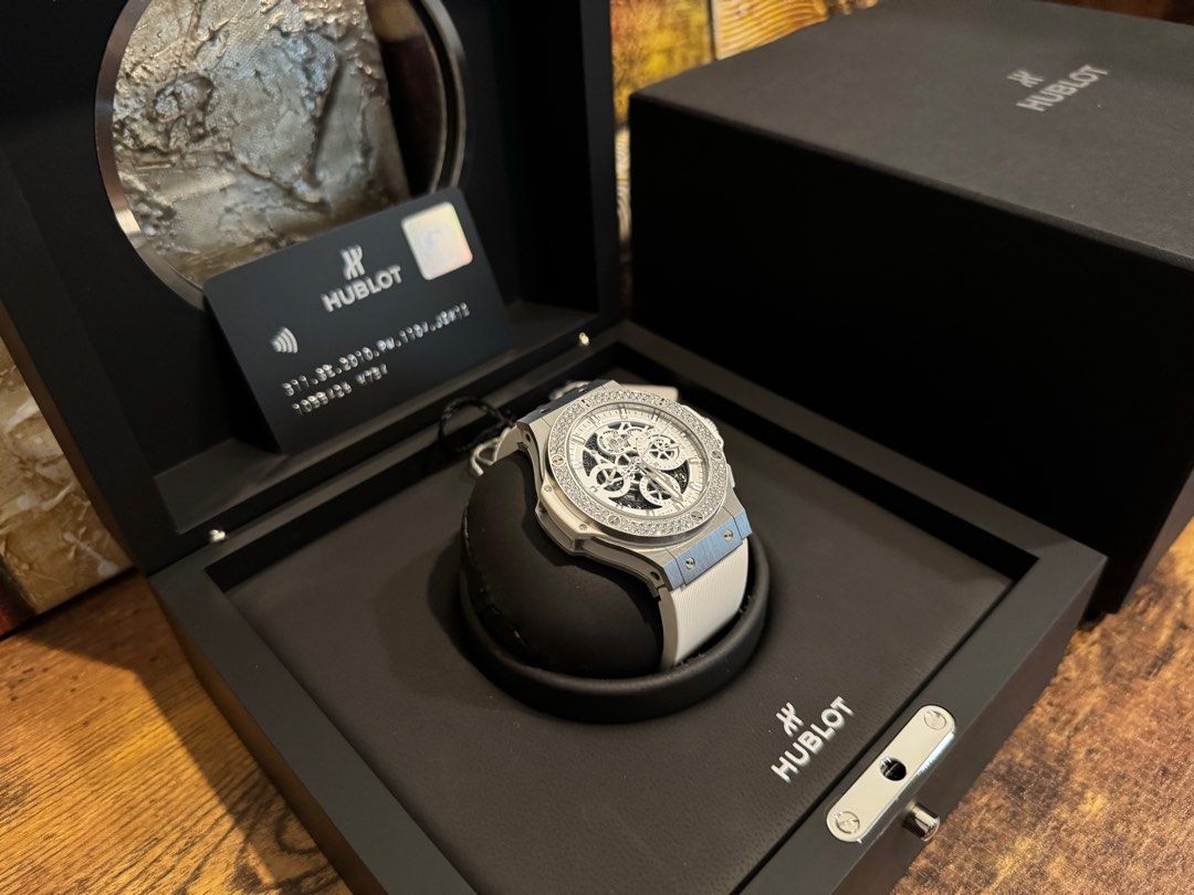 HUBLOT BIG BANG 44MM AERO BANG CHRONO DIAMOND BAZEL, Luxury, Watches on ...