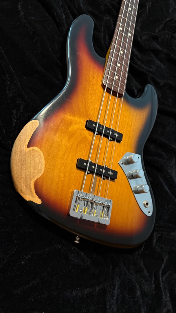 Jaco Pastorius Jazz Bass (Fretted) USA, Hobbies & Toys, Music & Media ...