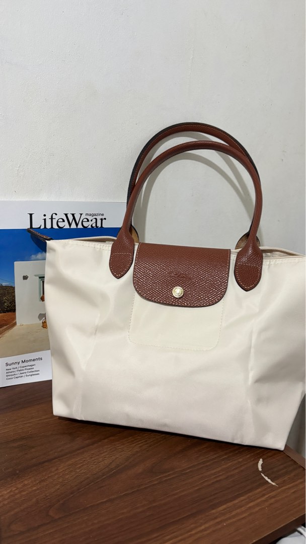 Longchamp classic medium paperwhite, Women's Fashion, Bags & Wallets ...