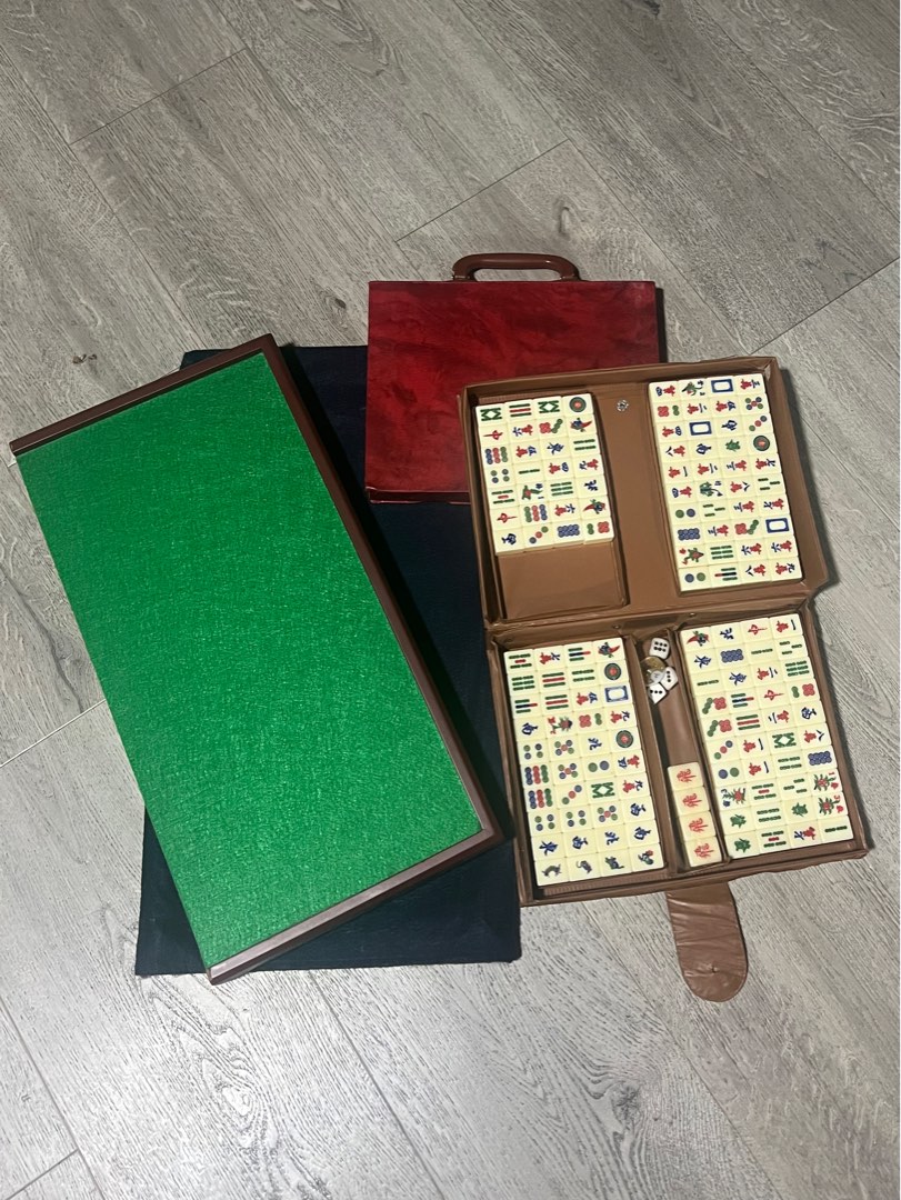 Mini mahjong set with mini foldable table, Hobbies & Toys, Toys & Games ...