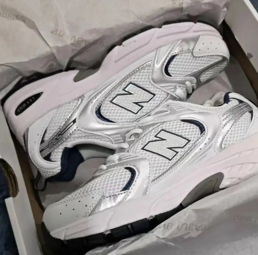 NEW BALANCE 350, 男裝, 鞋, 波鞋 - Carousell