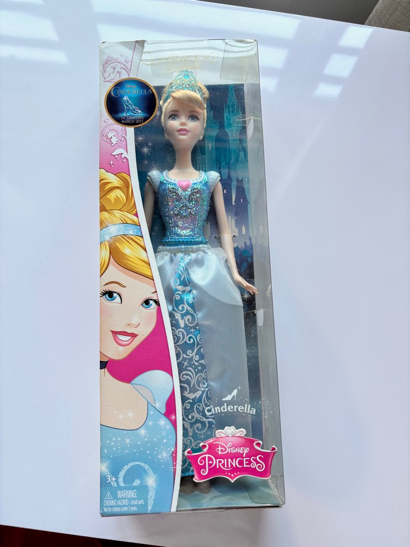 Disney Princess Cinderella (Original Disney) Sparkling Princess Doll ...