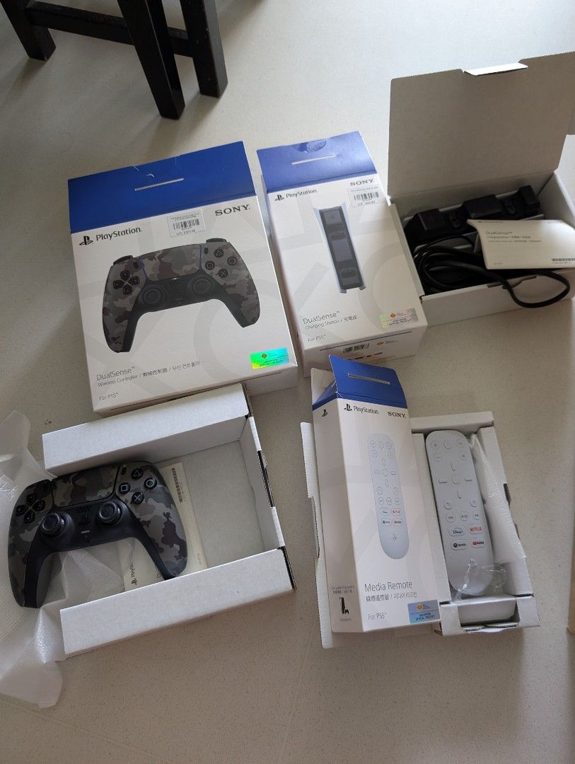 PS5 controller camouflage media remote charging dock station boxed as ...