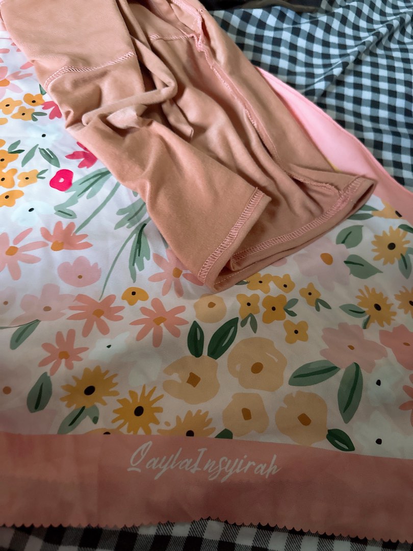 Qayla Insyirah Kinah Premium Lasercut (XL) Melissa Floral, Women's ...