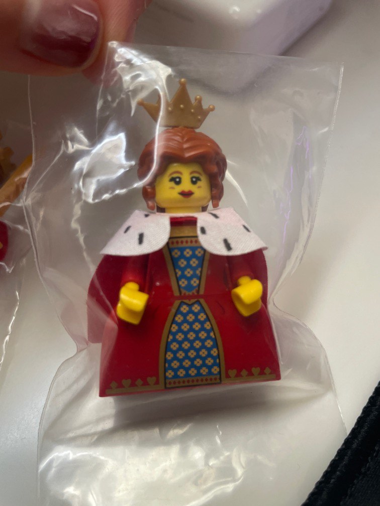 Queen and King LEGO Minifigure, Hobbies & Toys, Toys & Games on Carousell