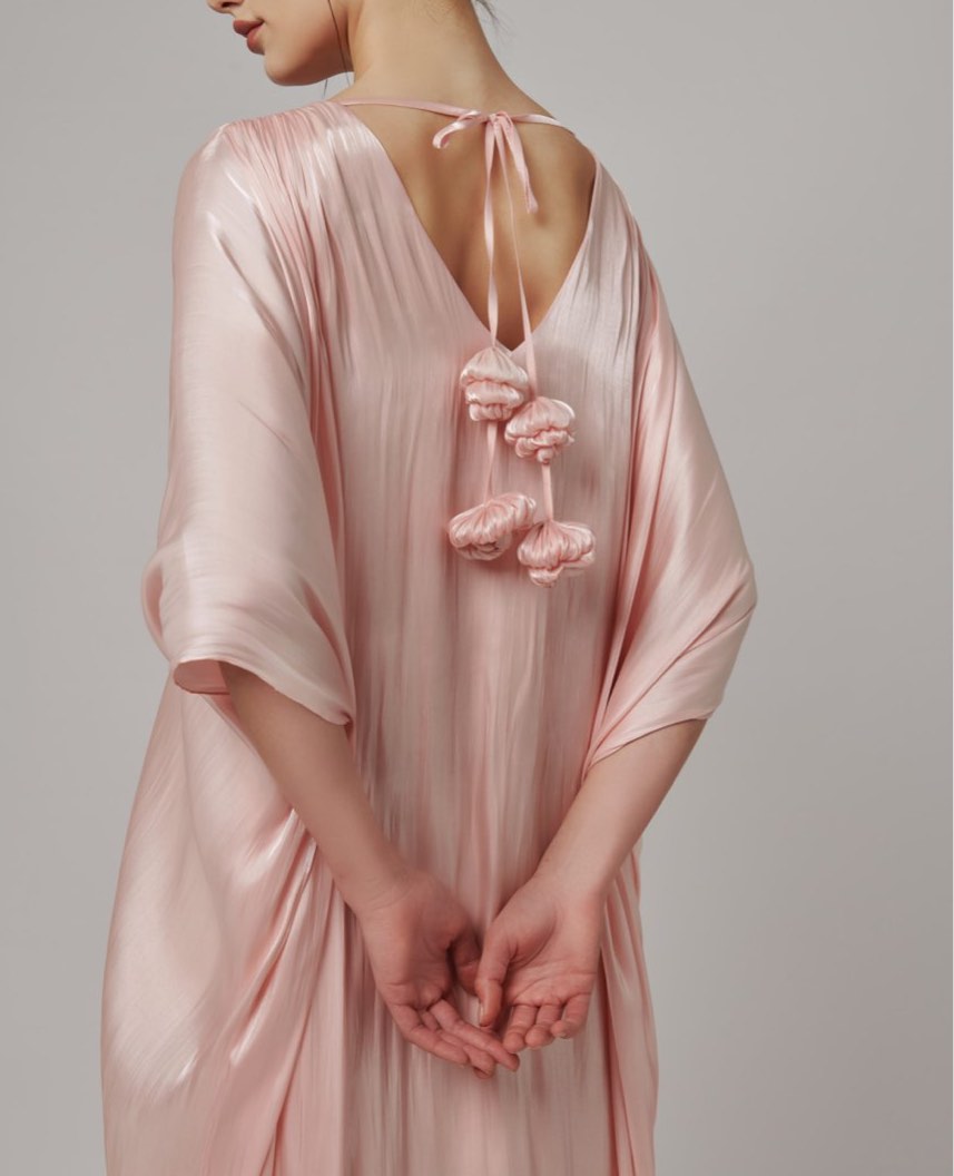 [RENT] Alia Bastamam 2025 Nisa Abaya, Women's Fashion, Muslimah Fashion, Baju Kurung & sets on ...