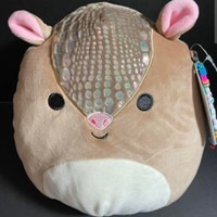 Squishmallows The Armadillo Brown Thompson Original 21cm, Toys & Collectibles, Mainan di Carousell