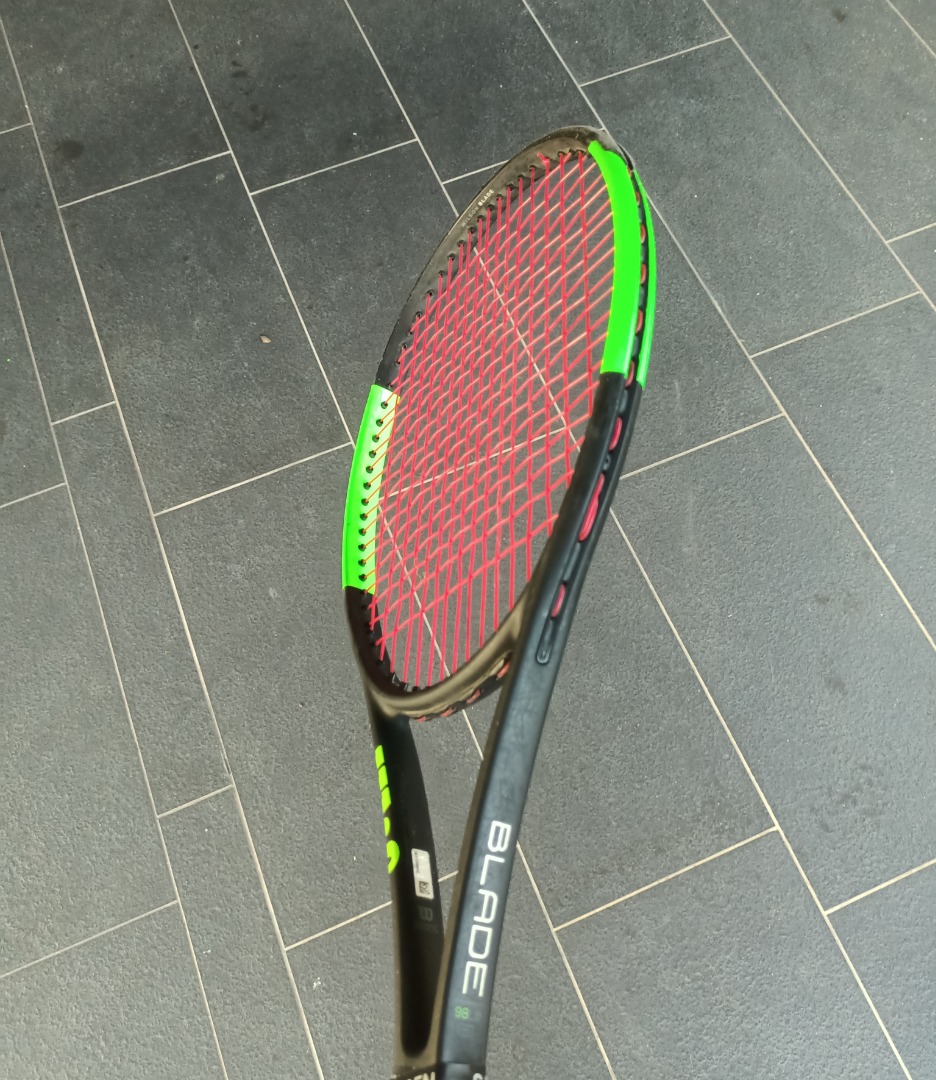 Wilson Blade 98 V6 ( 285g), Sports Equipment, Sports & Games, Racket ...